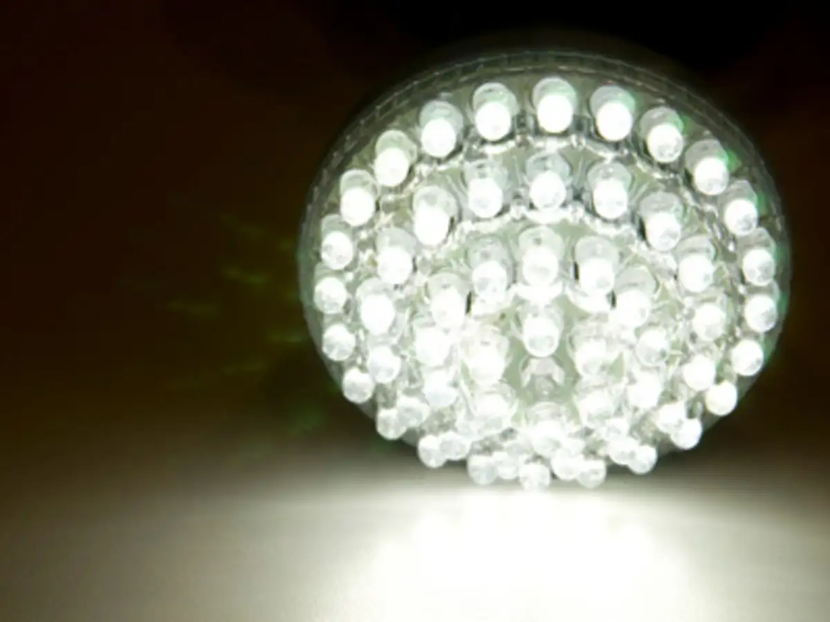 LED: How LEDs debunked the whitening power of detergents - The Economic ...
