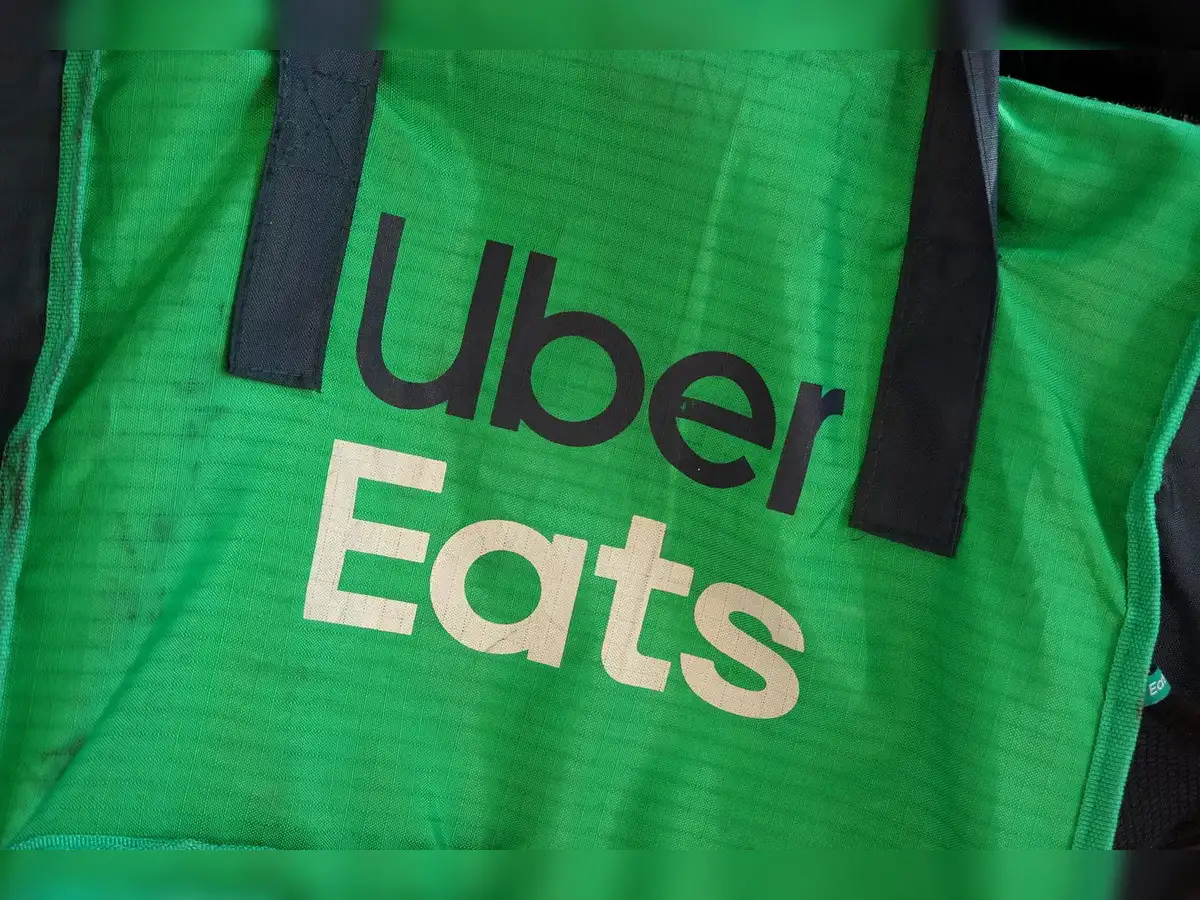 uber eats: Uber Eats tests deliveries with self-driving cars and robots ...