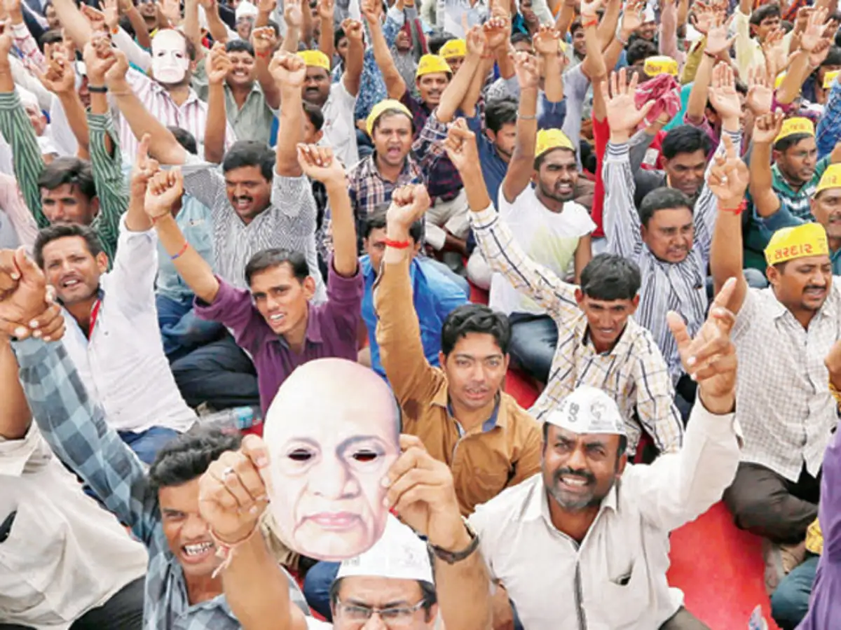 Patidar Andolan Quotes Hardik Patel's Will: Parents, Protesters And