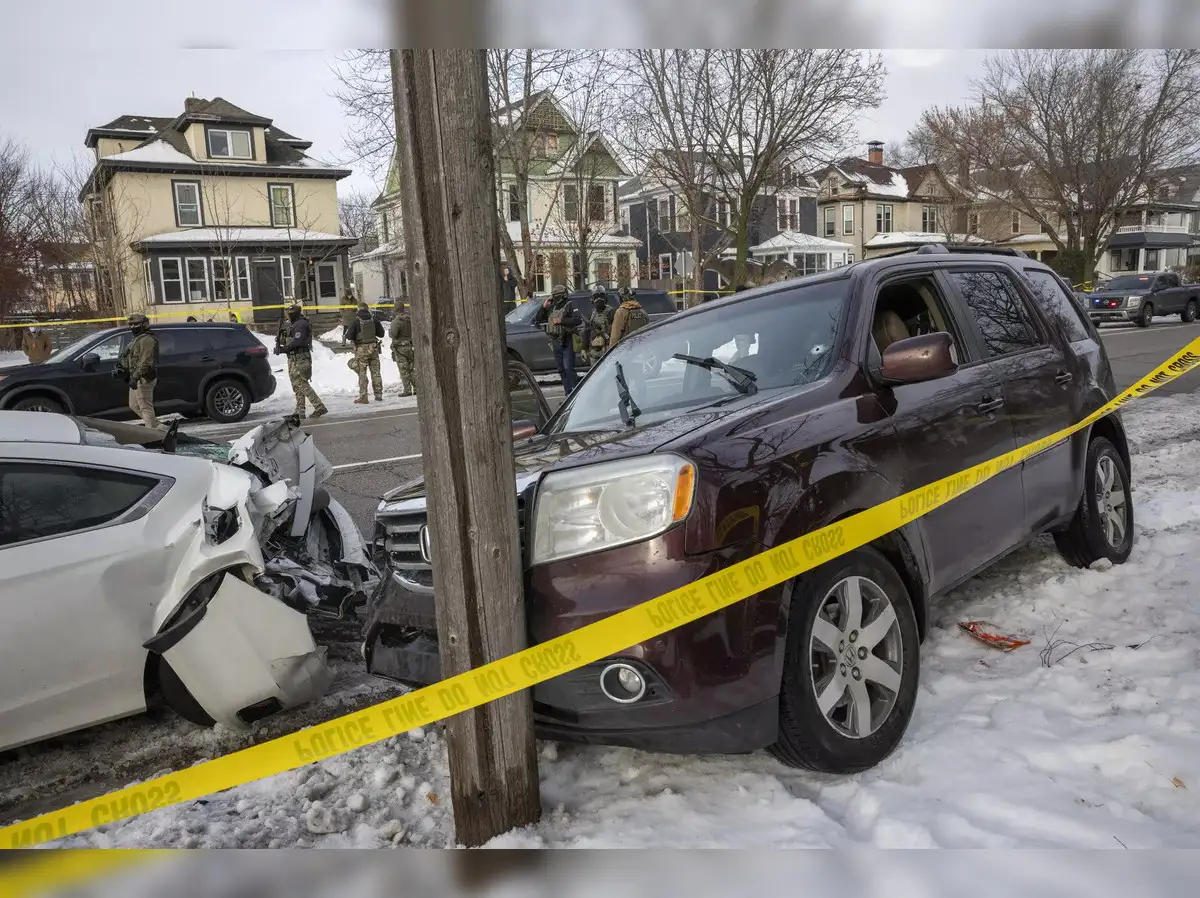 US immigration agent fatally shoots woman in Minneapolis, mayor ...