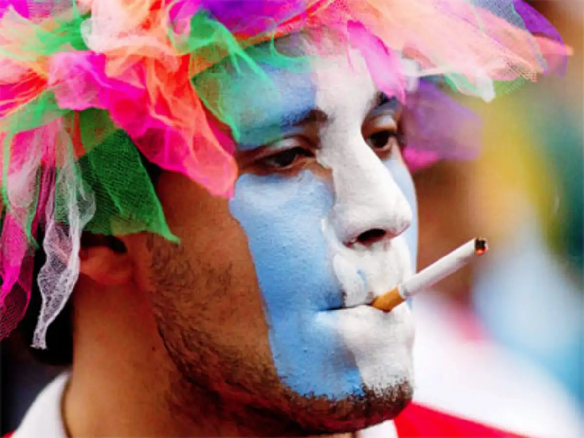 Poke Me: The Smoking Lounge - The Economic Times