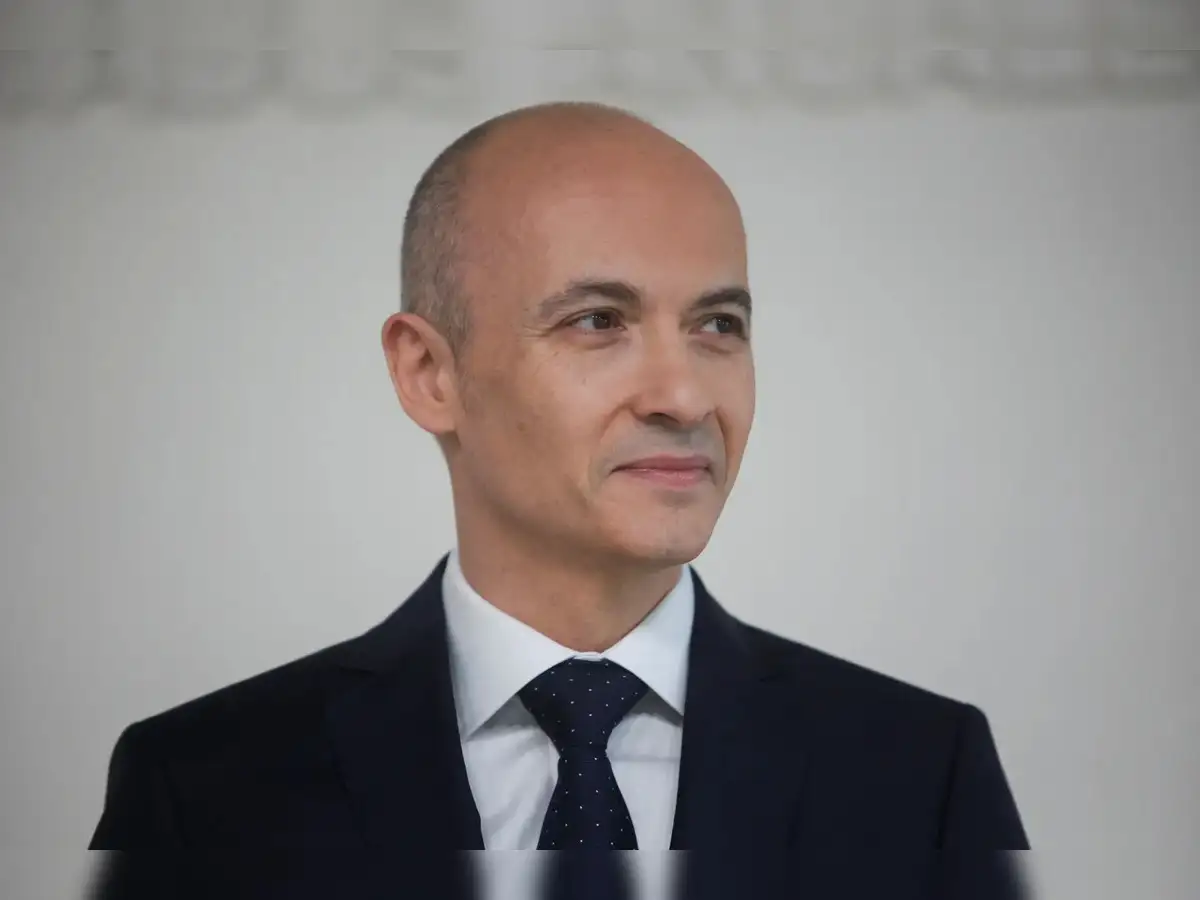 Zara Owner Inditex Faces Turnaround Thanks To Online PDF) ZARA'S CASE