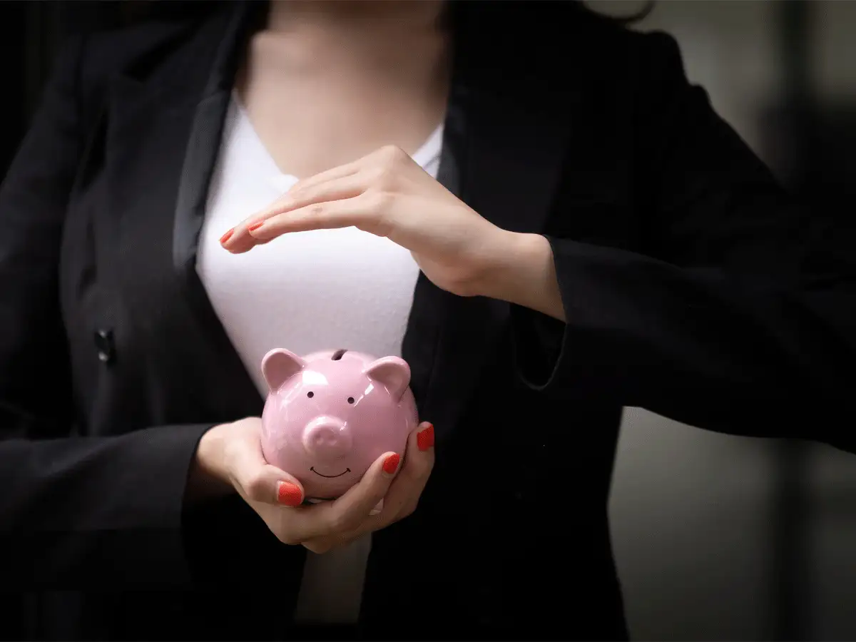 Women FD Interest Rates: These 3 banks, NBFCs offer higher FD interest ...