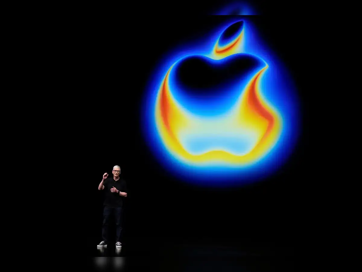 Apple CEO Tim Cook's final keynote at WWDC; Spotlight firmly on Siri AI ...