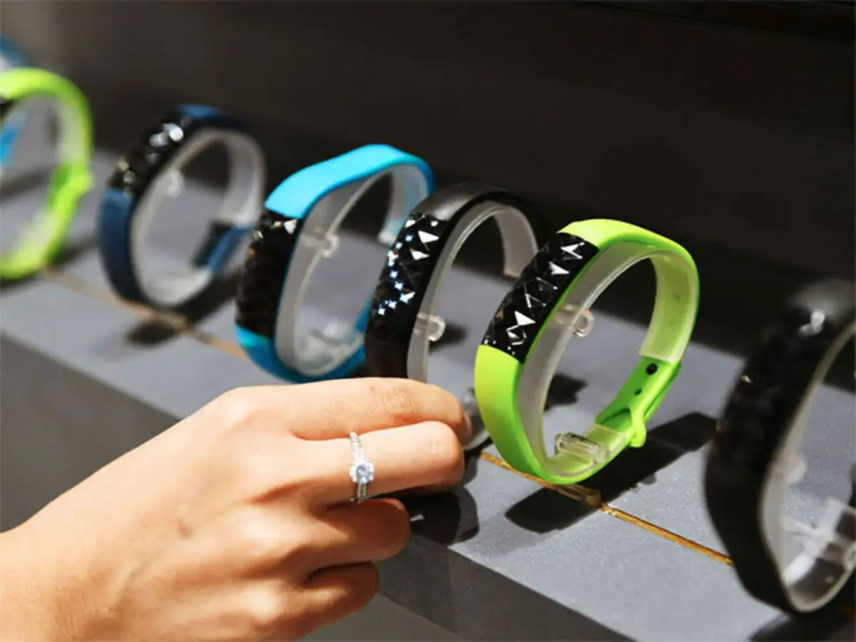 11.4 million wearables shipped globally in Q1 2015: IDC - The Economic ...