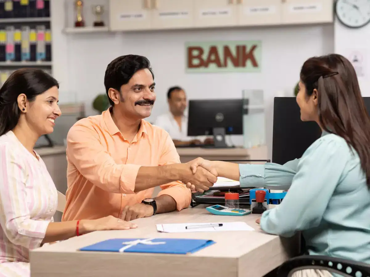 How microfinance loans work: Features, criteria and approval process ...