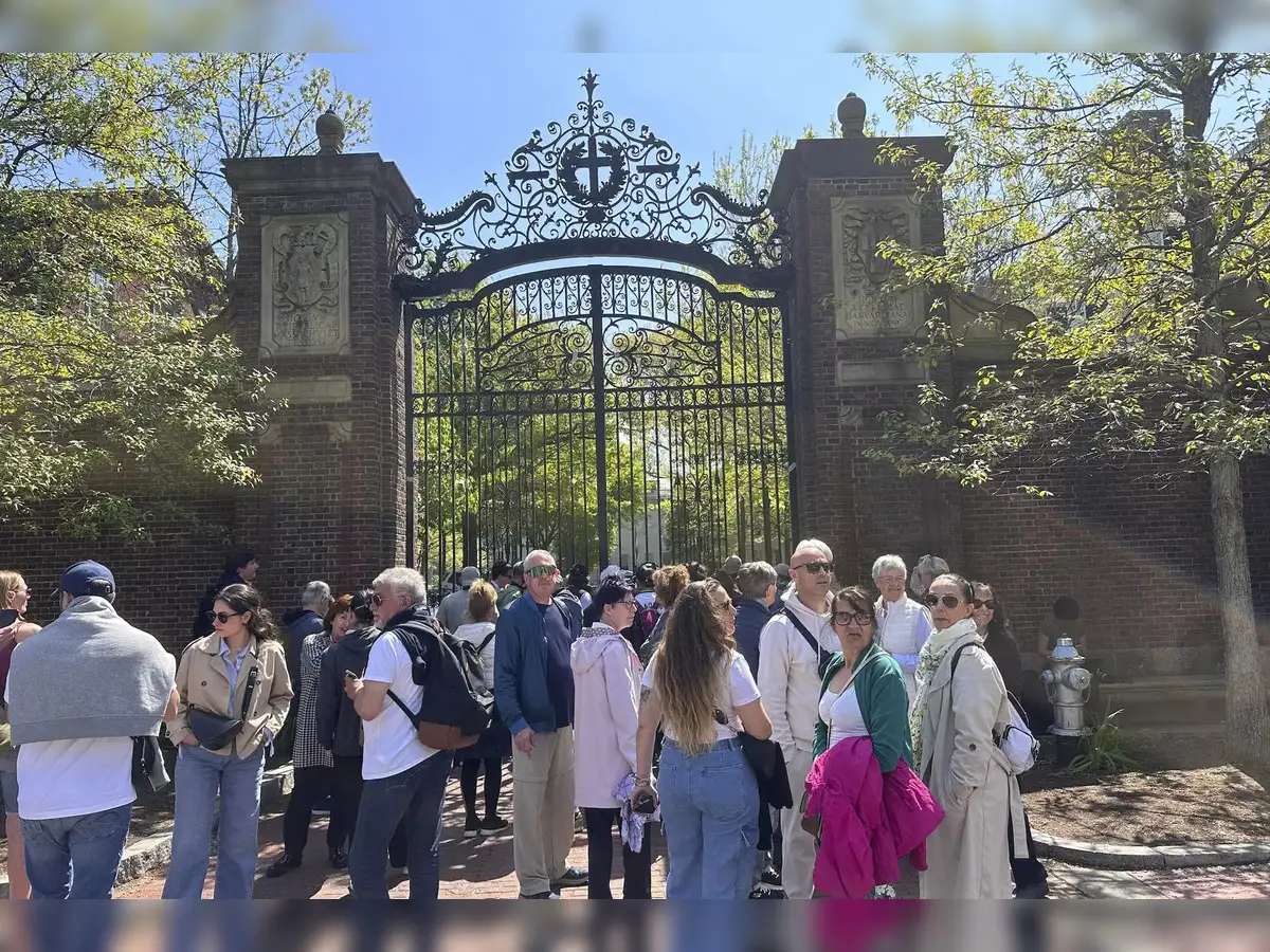 Harvard University: Harvard students end protest as university agrees ...