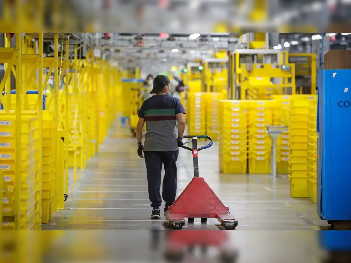 Amazon Pay raise: Amazon raises hourly pay for warehouse and ...