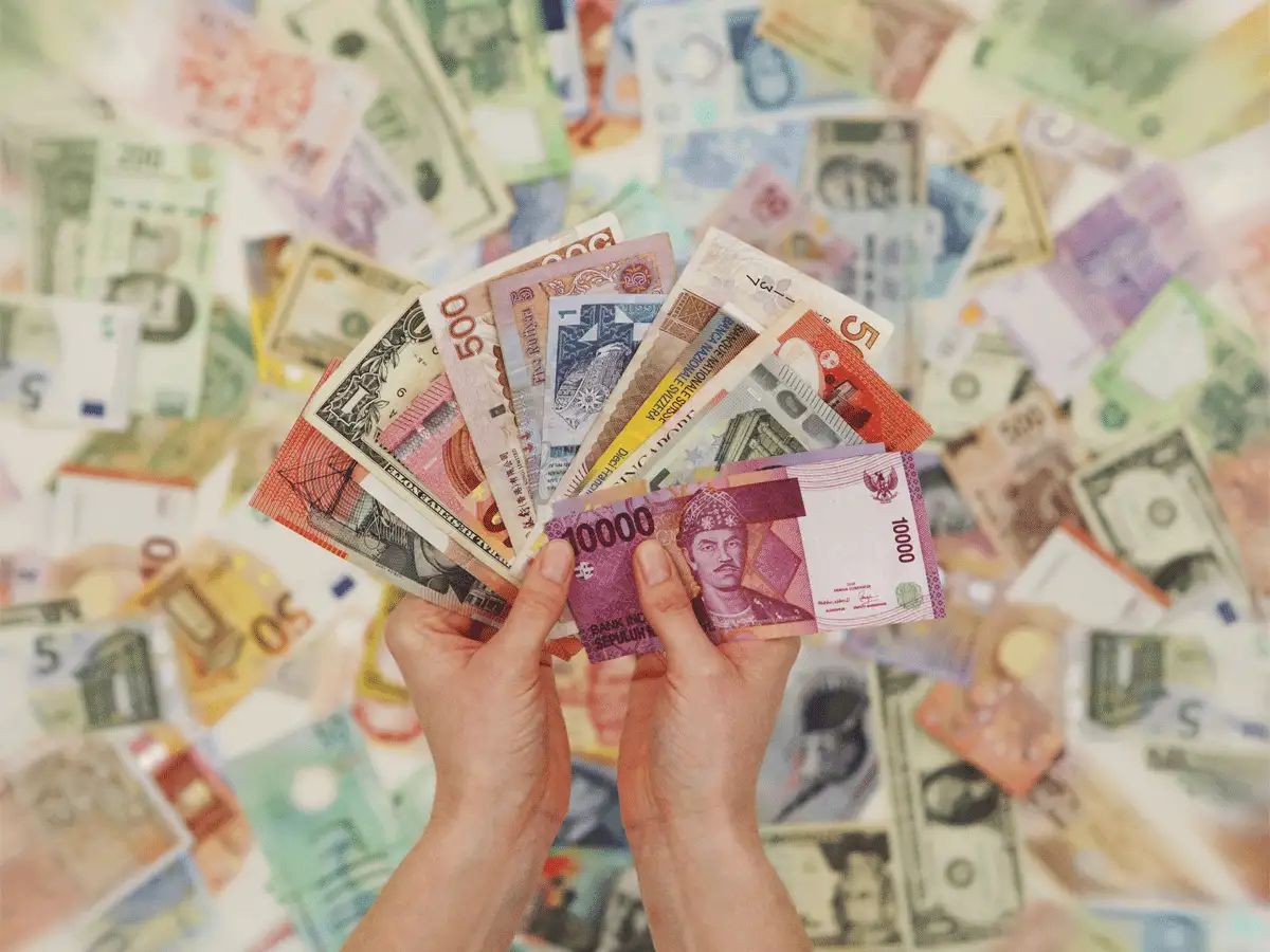 SBI FCNR FD Interest Rates: Highest FCNR FD interest rates: SBI vs ...