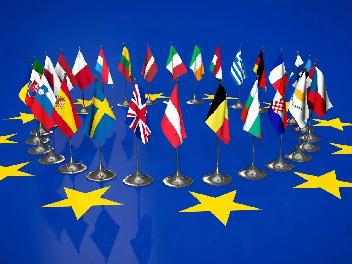 Irregular migrant crossings into EU drop 20% in 2025: Frontex - The ...