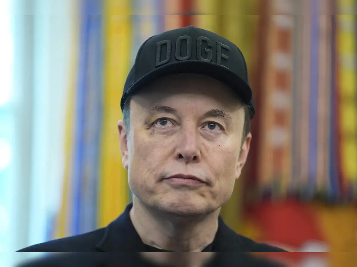 Musk accuses SEC of overreach, seeks to end lawsuit over Twitter stake ...