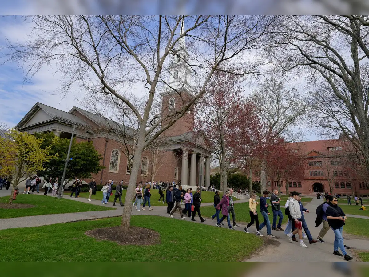 US: New ICE memo puts reinstated international students in danger zone ...