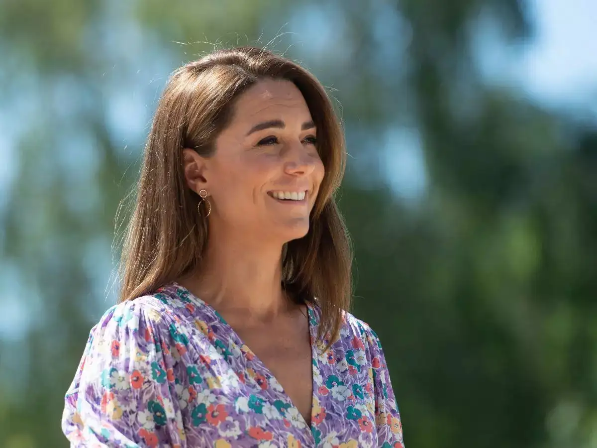 Kate Middleton Barefoot