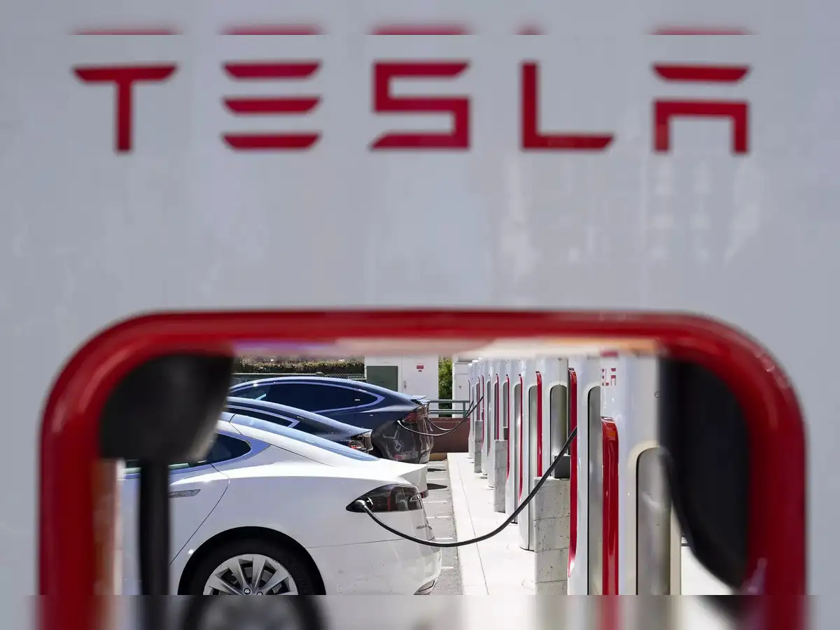 tesla hiring: Tesla taps brakes on job ads after Elon Musk clamps down ...