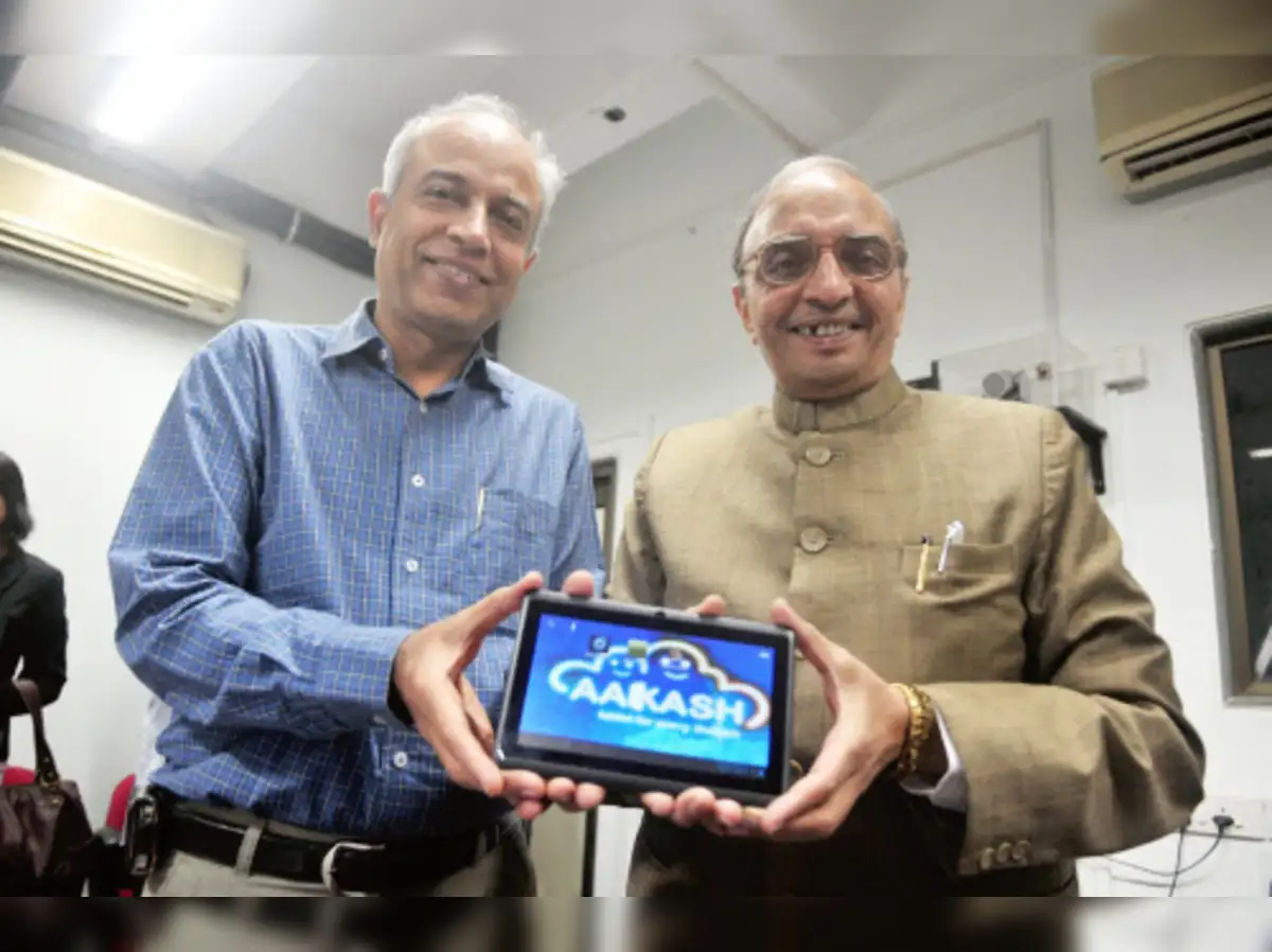 Have shipped all 1 lakh Aakash tablet units to government: Datawind ...
