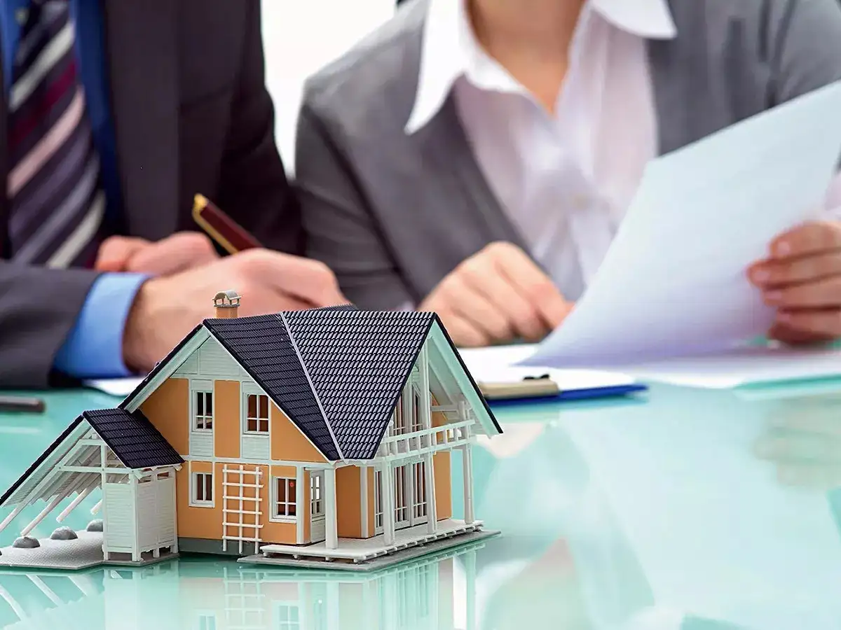 Why Riya Kapoor should sell her property to rebuild finances for future ...