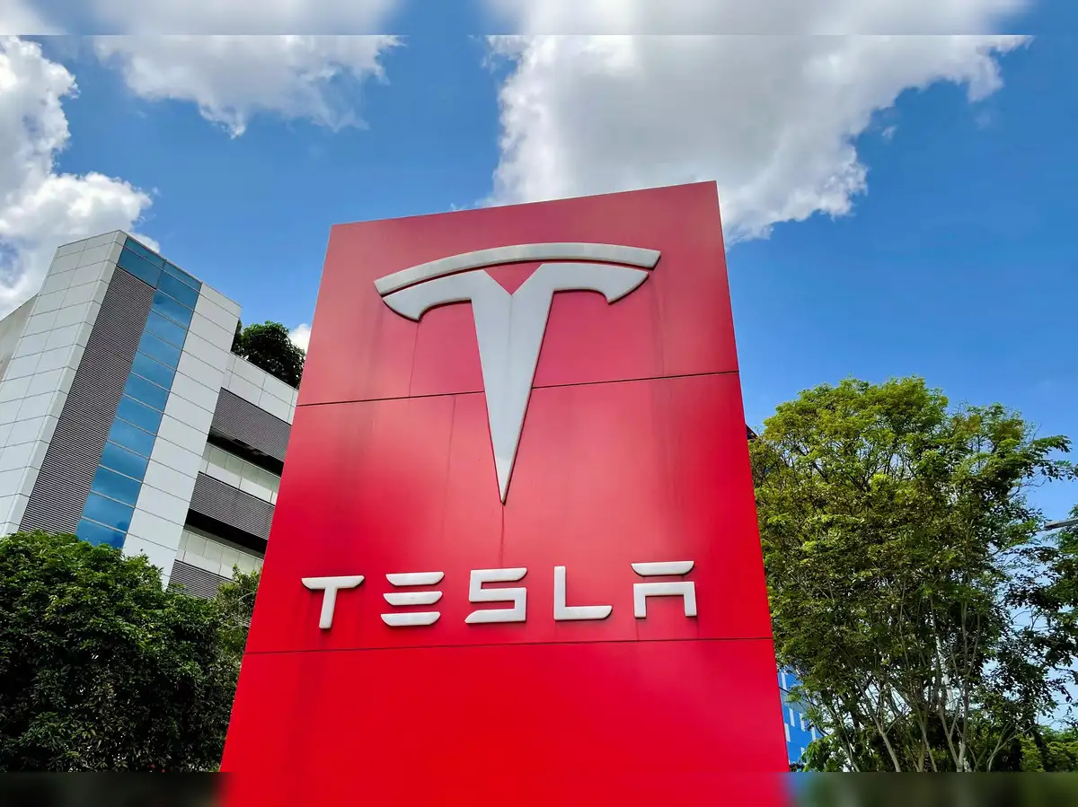 tesla micah lee lawsuit: Tesla engineer defends 'full self-driving ...