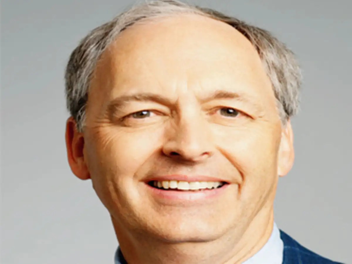 Amazon & Facebook may foray into mobile handset business: George F ...