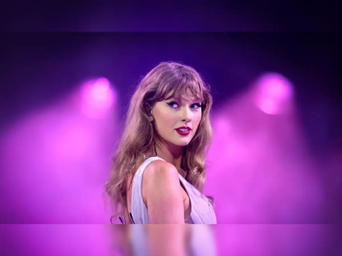 Taylor Swift Plastic Surgery