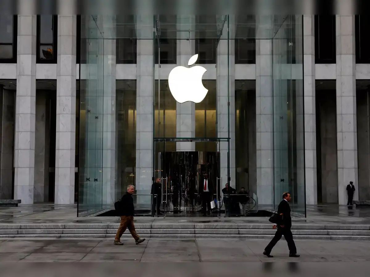 tony blevins: Apple senior exec leaves iPhone maker after remark in ...