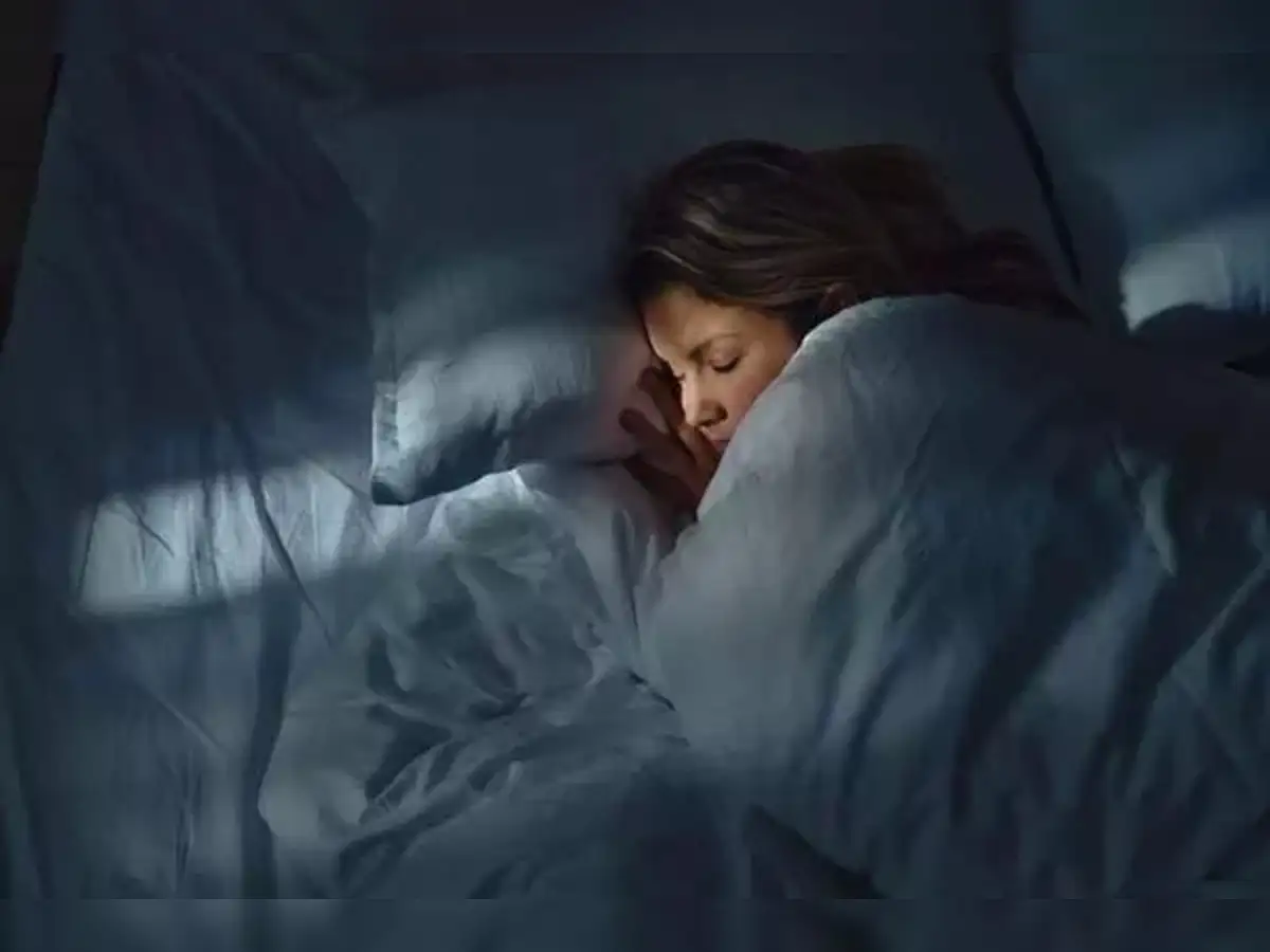 feeling small when falling asleep