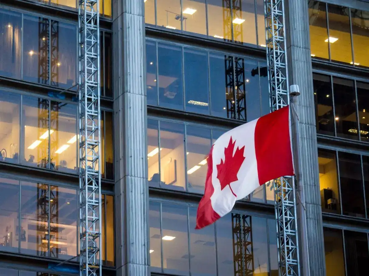 Foreign workers in Canada can still switch jobs while waiting for new ...