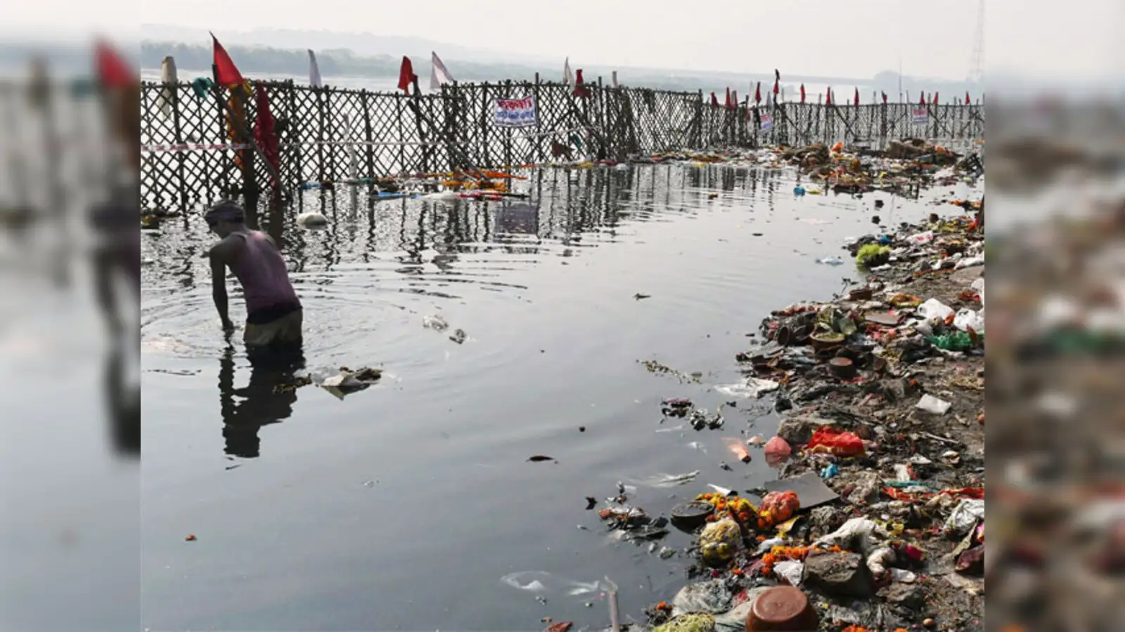 Yamuna River Trash 83 Pollution Blights The Yamuna River Stock Photos,