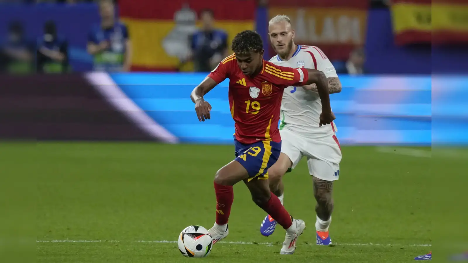 Lionel Messi Dribbling Technique Lionel Messi The Art Of Body Feints