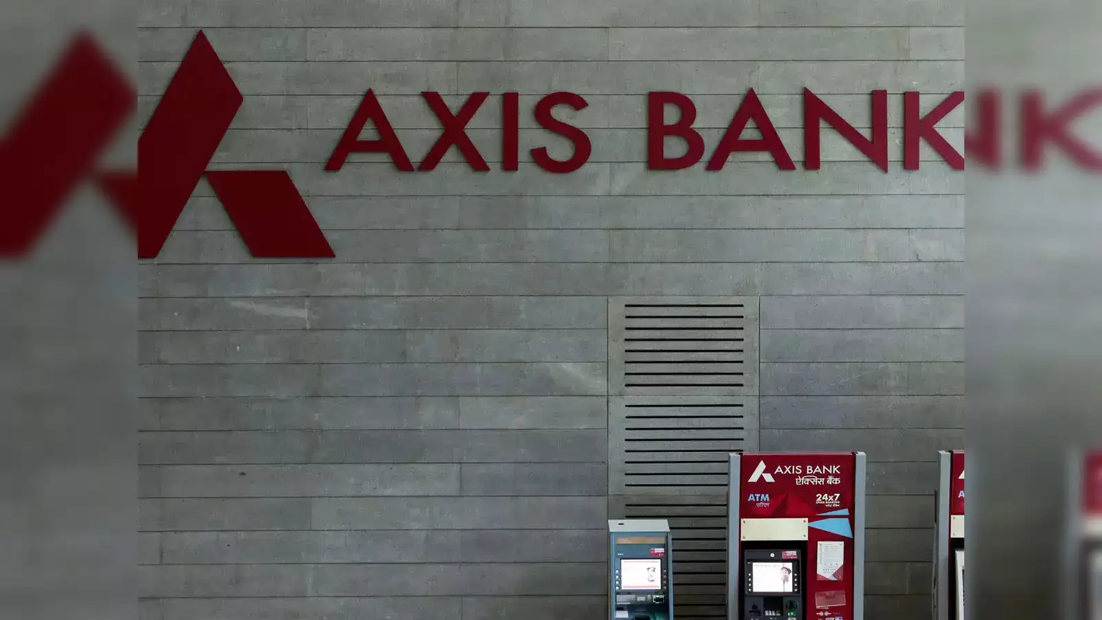 Axis Bank Priority Logo Open A NRI Priority Savings Account Feature