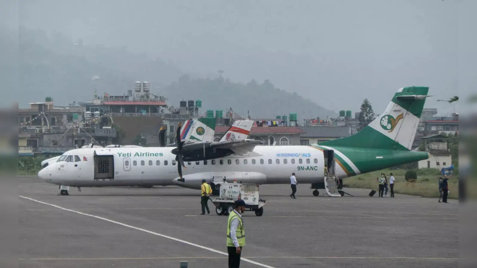 Yeti Airlines Logo Families Of The Victims Of The Yeti Airlines