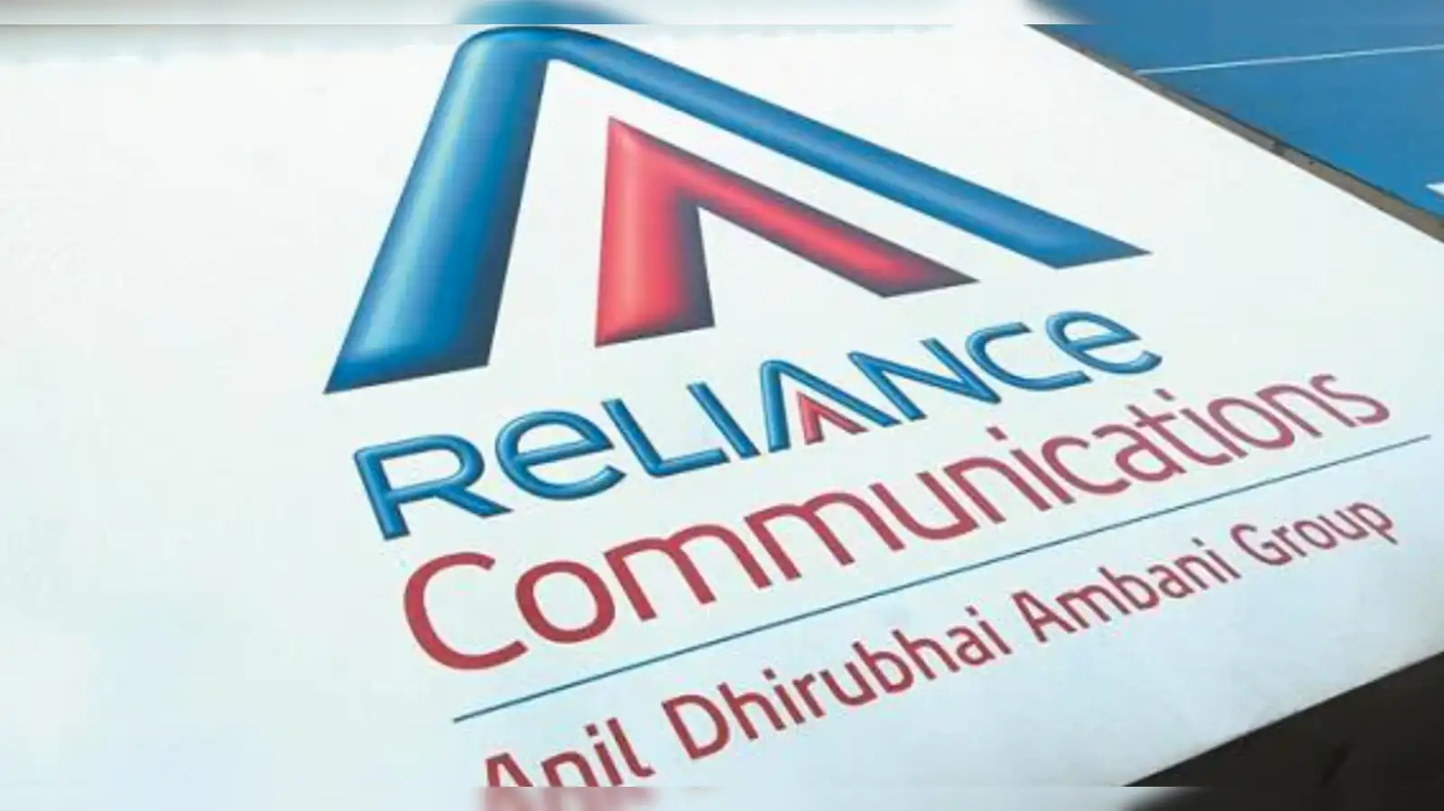Rcom Logo
