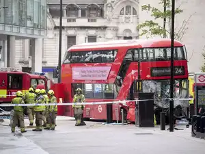 London's double decker bus crash near Victoria Station leaves 15 in ...