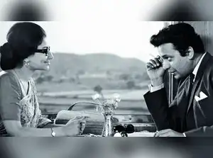 Friendship in a train's dining car - The Economic Times