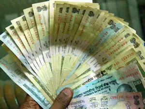 Gulf remittances soar as rupee weakens - The Economic Times