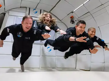 Next Stop Space Allcivilian Spaceflight Crew Ready With Tickets