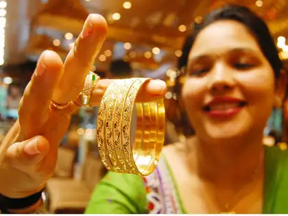 Gold Jewellers promote EMI schemes to revive low rural demand hit by bad weather The Economic Times