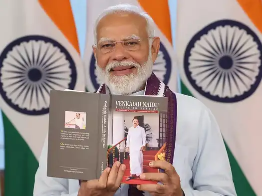 Despite NTR's cajoling, Venkaiah Naidu Garu stayed with BJP & helped it ...