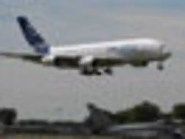 Airbus A380 Emirates Crash Airbus A380 Crashes Into The Ground
