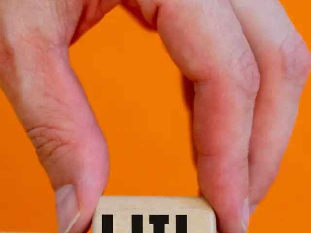 jeff bezos: Headline: Jeff Bezos's first ever Amazon job listing ...