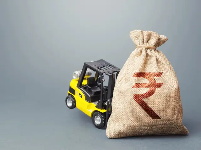 hdfc bank fd interest rates: HDFC Bank hikes FD interest rates for ...