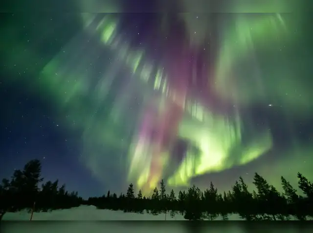 solar storm aurora borealis uk
