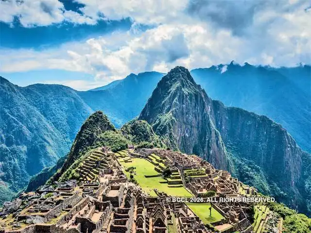 machu picchu: Four dead, 16 injured as tour bus plunges in Machu Picchu ...
