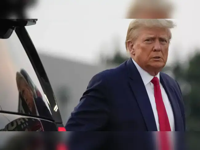 Donald Trump: AI-generated song mocking Trump's latest arrest tops ...