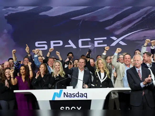 SpaceX shares open at $150 in Nasdaq debut - The Economic Times