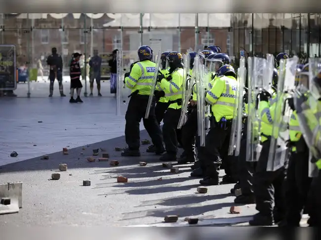 Online Safety Act: UK revisits social media regulation after far-right ...