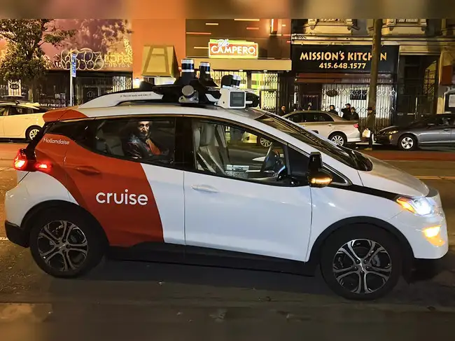 gm robotaxi: GM to cut spending by $1 billion on robotaxi unit Cruise ...