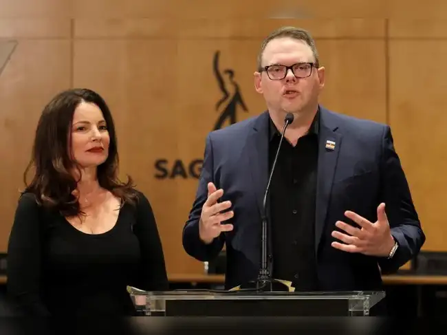Hollywood union: Hollywood union strikes deal for advertisers to ...