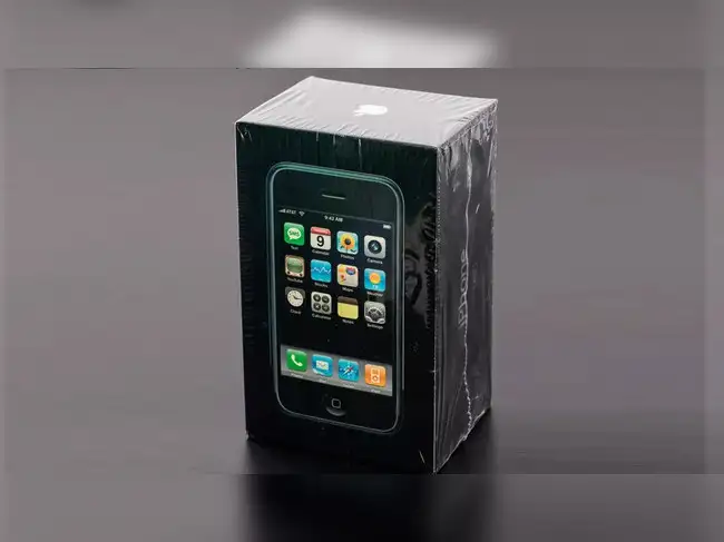 First-gen iPhone Sale: First-gen iPhone sold for record-breaking ...
