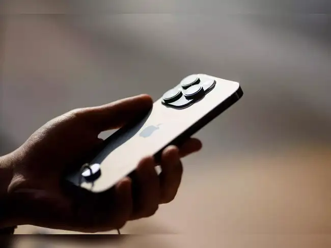 apple: The end-call button on your iPhone could move soon. What to know ...