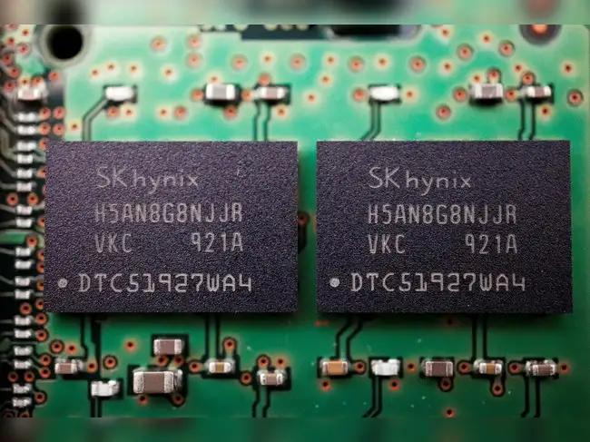 Gas leak at SK Hynix chip factory injures six people: Report - The ...